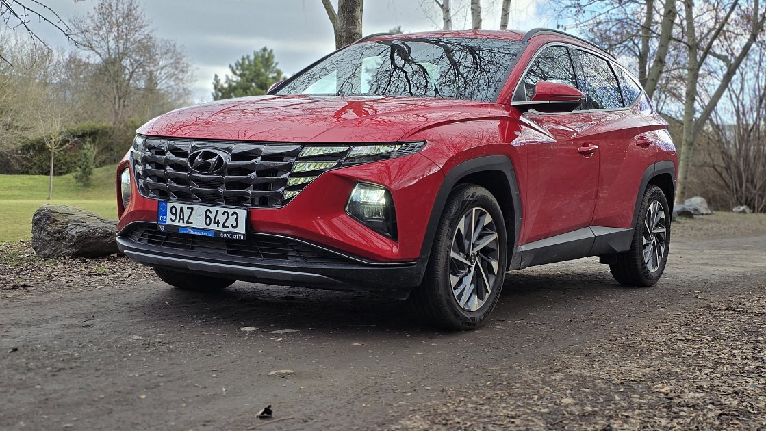 Test zánovního Hyundai Tuscon 1.6 T-GDI MHEV – skvělá volba za skvělou ...